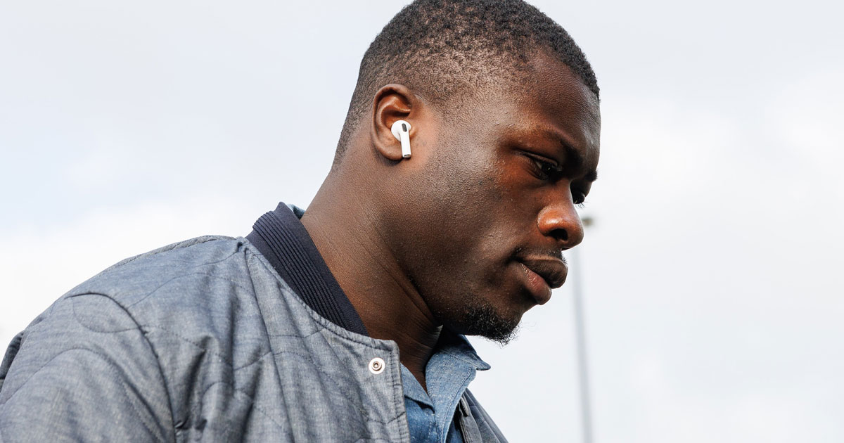 Afkomst, bekende broers en de vriendin van Brian Bobbey: alles wat je ...